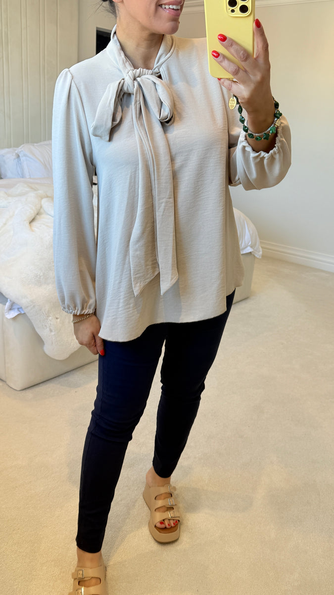 Luisa Plain Loose Fit Bow Blouse – BowsBoutiques