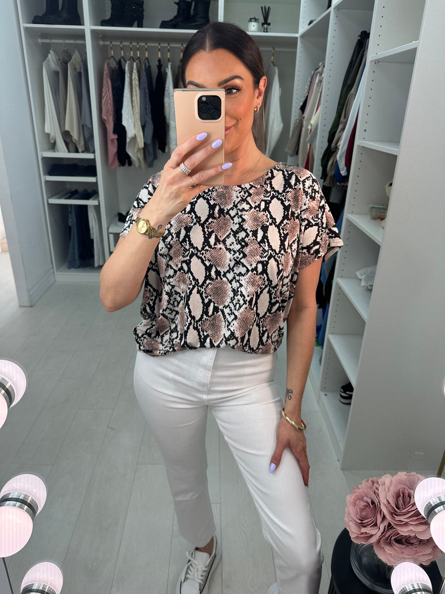 Avanie Supersoft Snake Print Top – BowsBoutiques